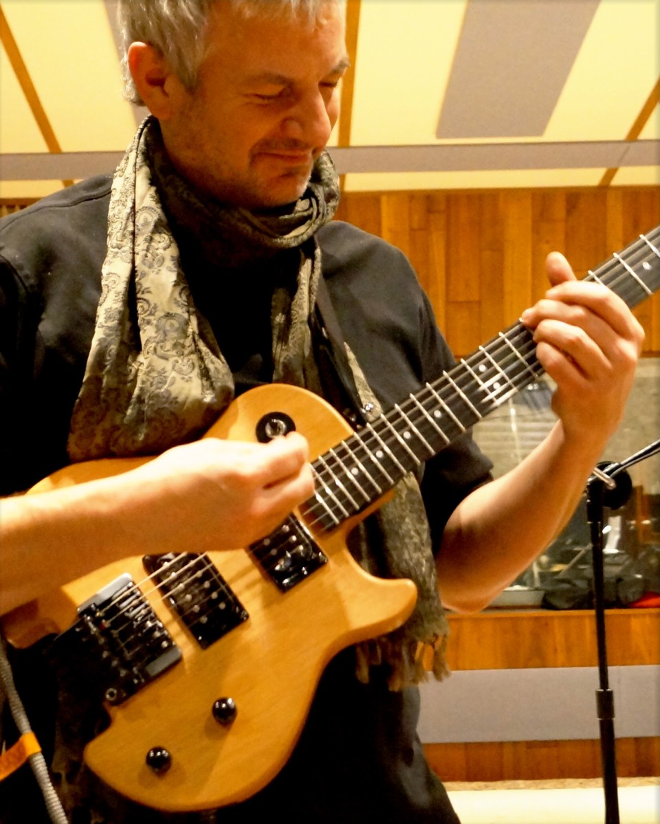 Stephan Thelen – Fractal Guitar 2 (Moon June Records) – Tracce di Jazz